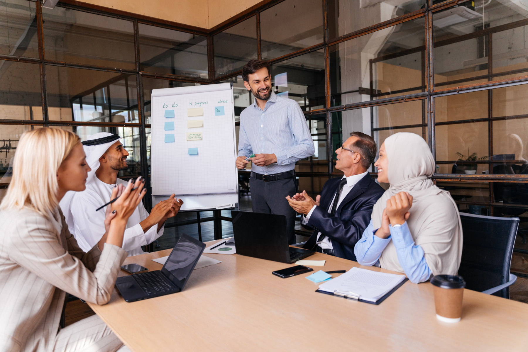 Business ConsultIng – LDL HUB